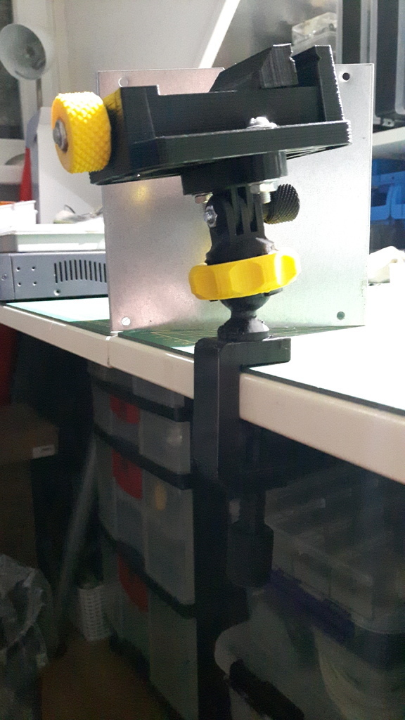 Free STL file Desktop Clamp 🗜️・Model to download and 3D print・Cults