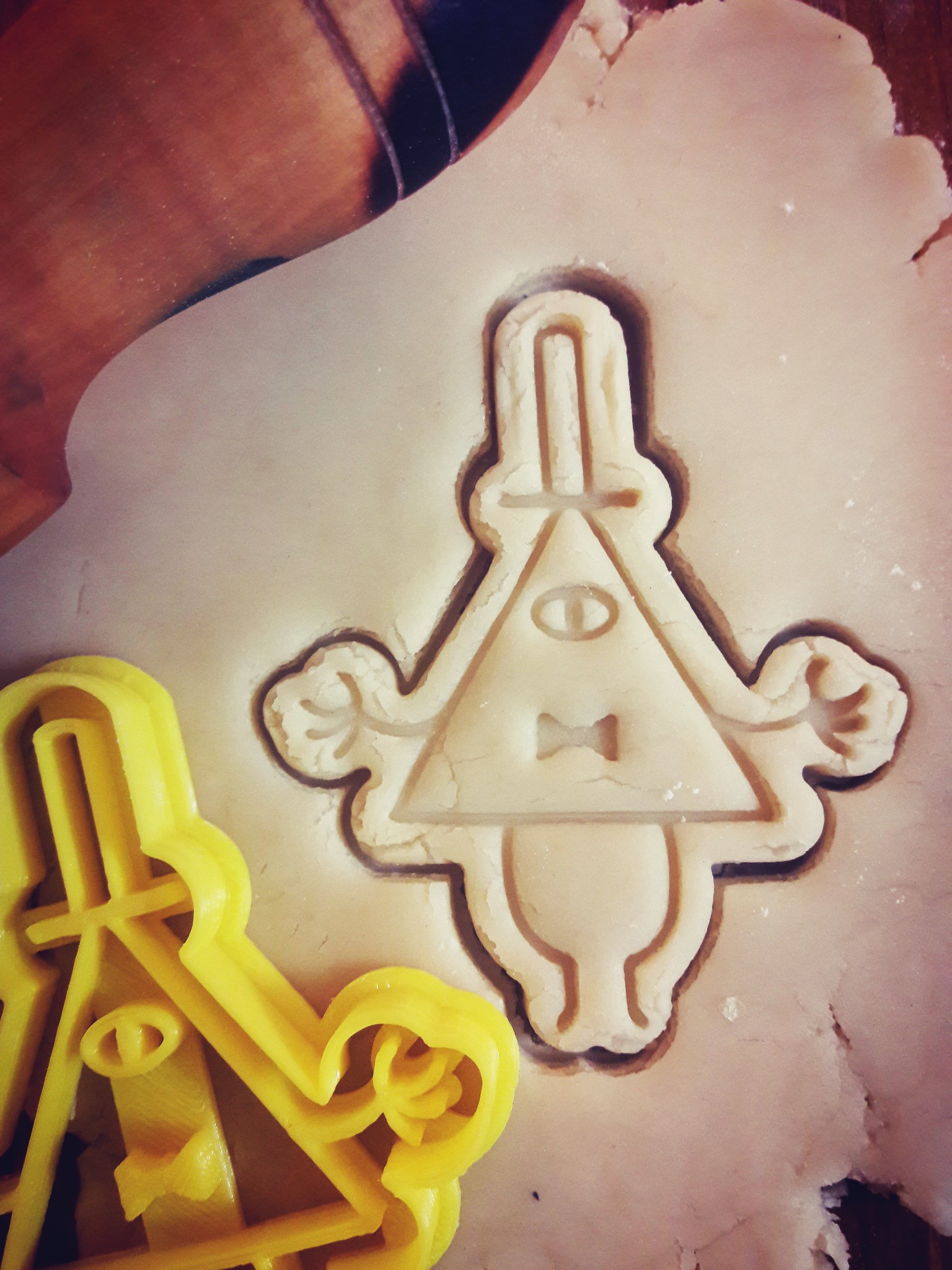 STL file Cutting bill Cipher 🍪 ・3D print model to download・Cults