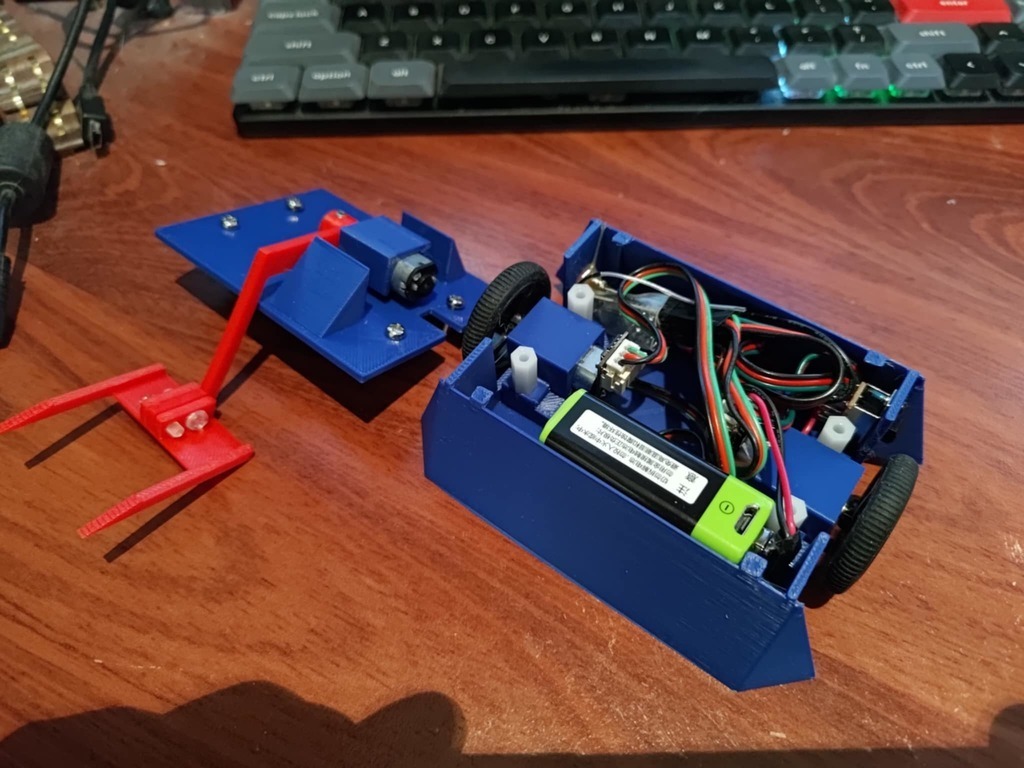 🤖 150g lifter combat robot・Free 3D File for ・Cults