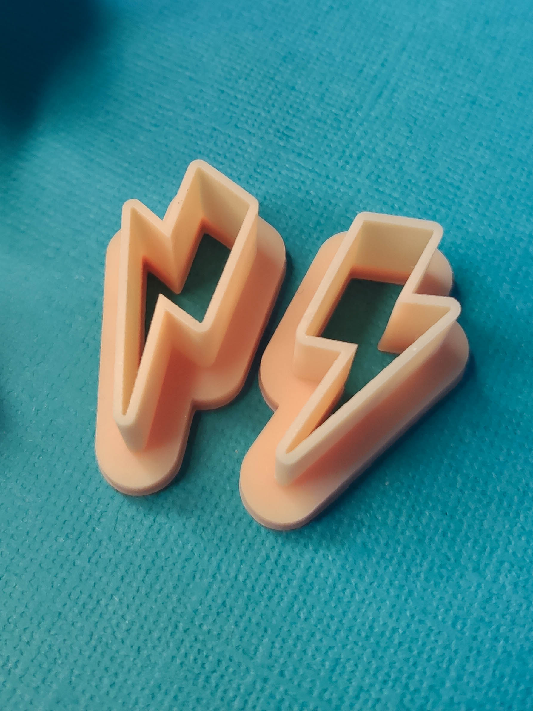 Free STL file Lightning bolt cutter 🌩️ ・Object to download and to 3D ...