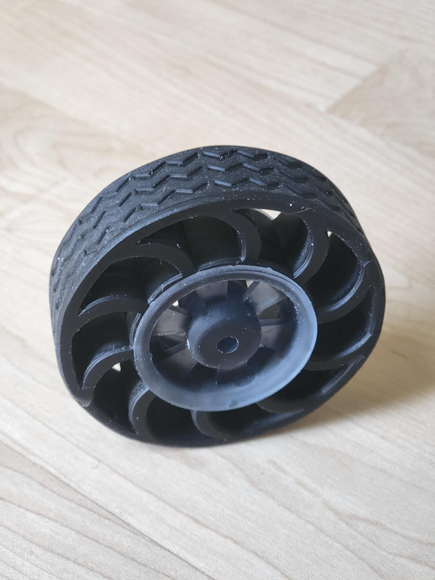 3D printing RC Plane Wheel 2.75" / 70mm , Hub + TPU Wheel・Cults