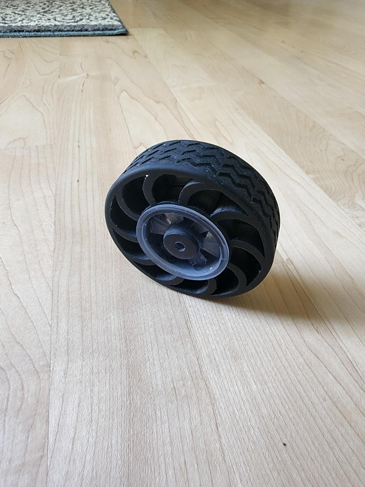3D printing RC Plane Wheel 2.75" / 70mm , Hub + TPU Wheel・Cults