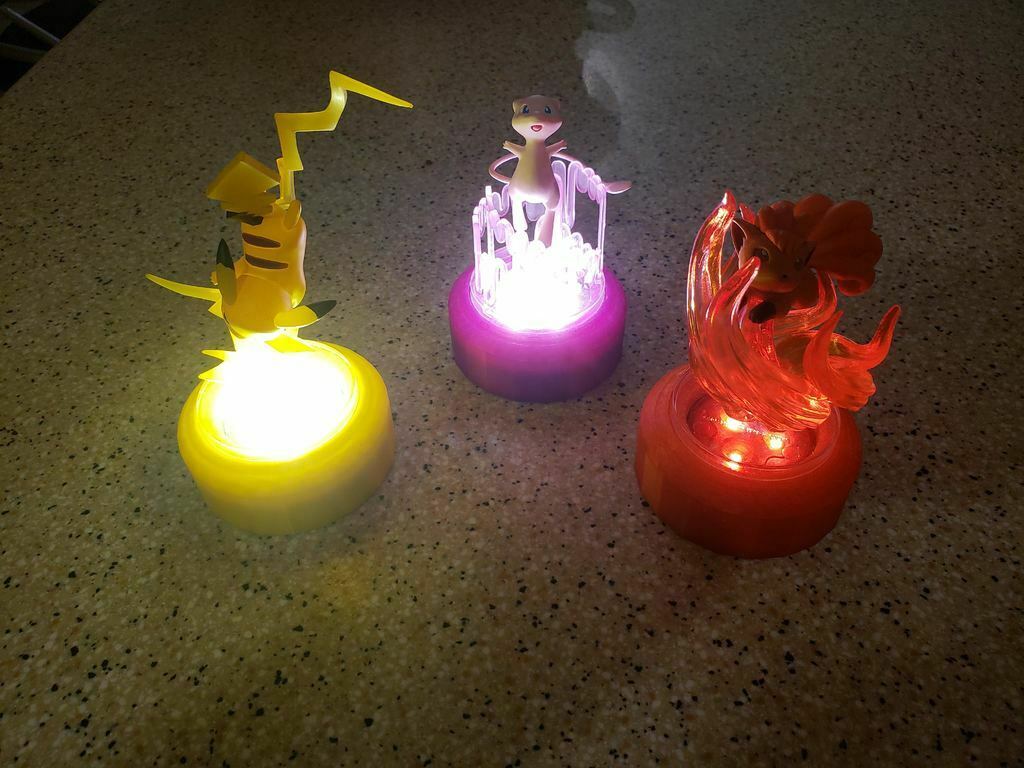 Archivo 3D gratis Stand para figuras de la Galería Pokemon 🐉 ・Plan ...