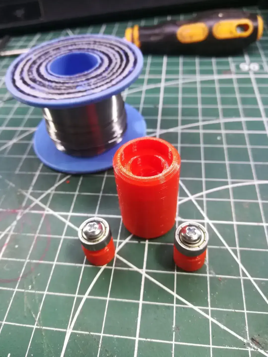 Free 3D file Gridfinity overengineered soldering spool holder 🔌 ・3D ...