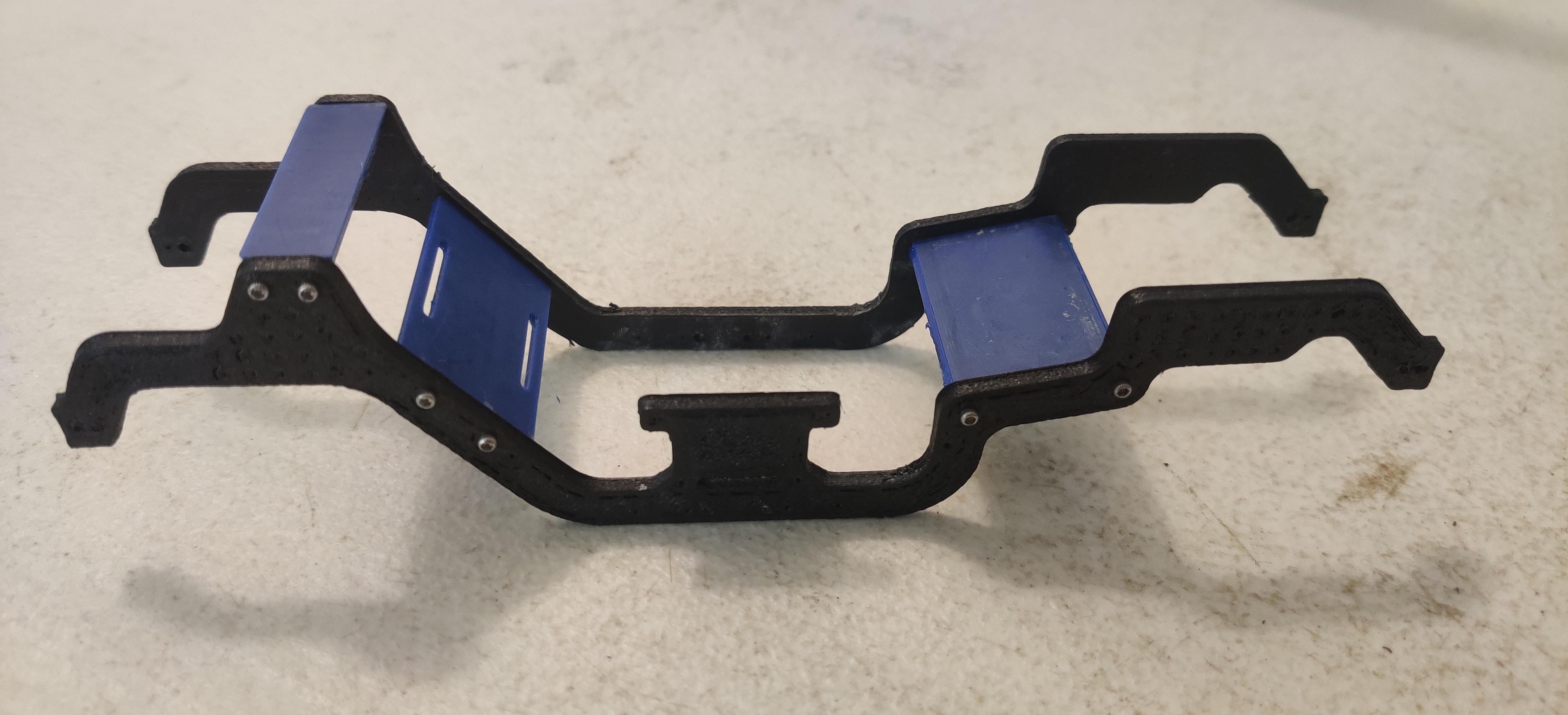 STL file PUMA Chassis - SCX24 LCG Kit 👽 ・3D print model to download・Cults