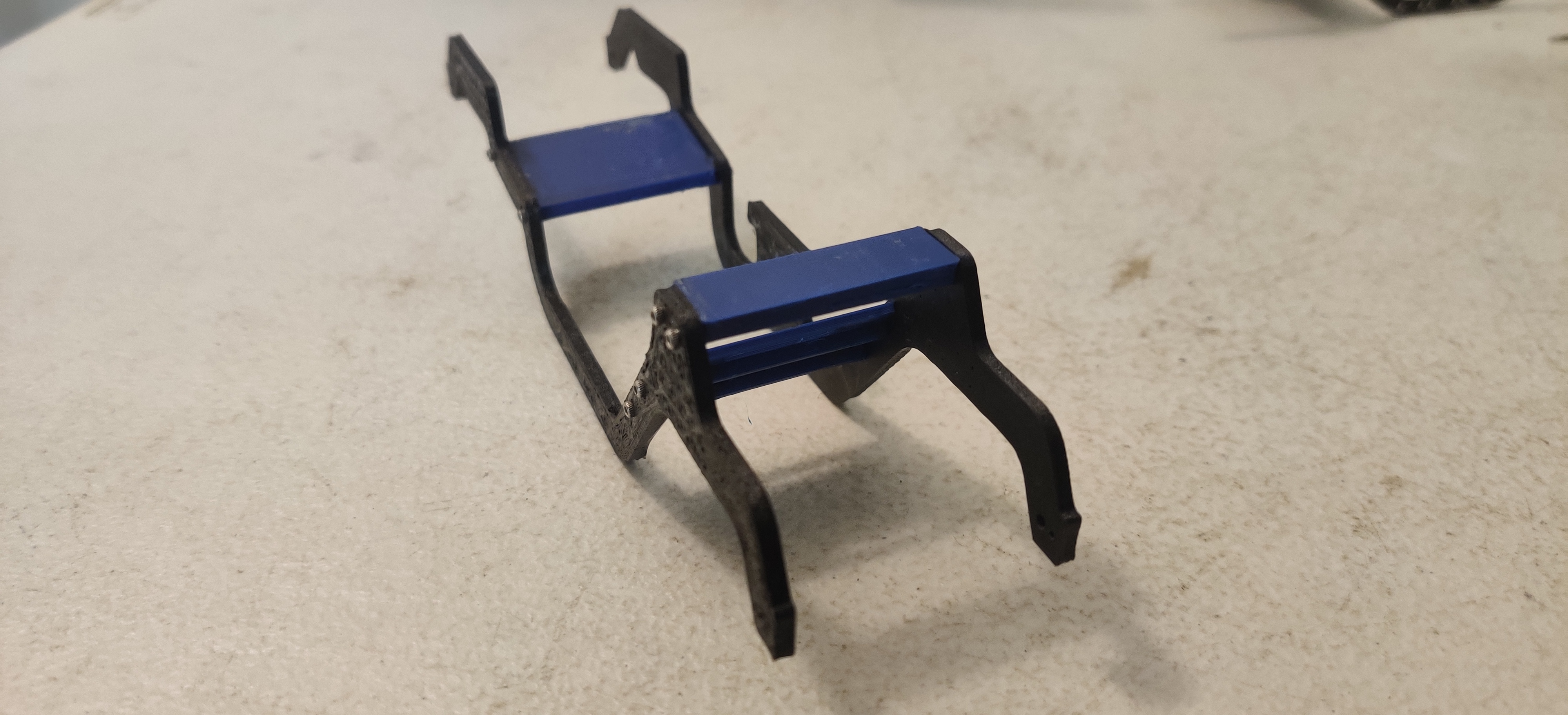 STL file PUMA Chassis - SCX24 LCG Kit 👽 ・3D print model to download・Cults