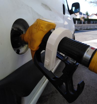 ⛽ Fuel nozzle lock for refuelling. New print-in-place edition・Free STL ...