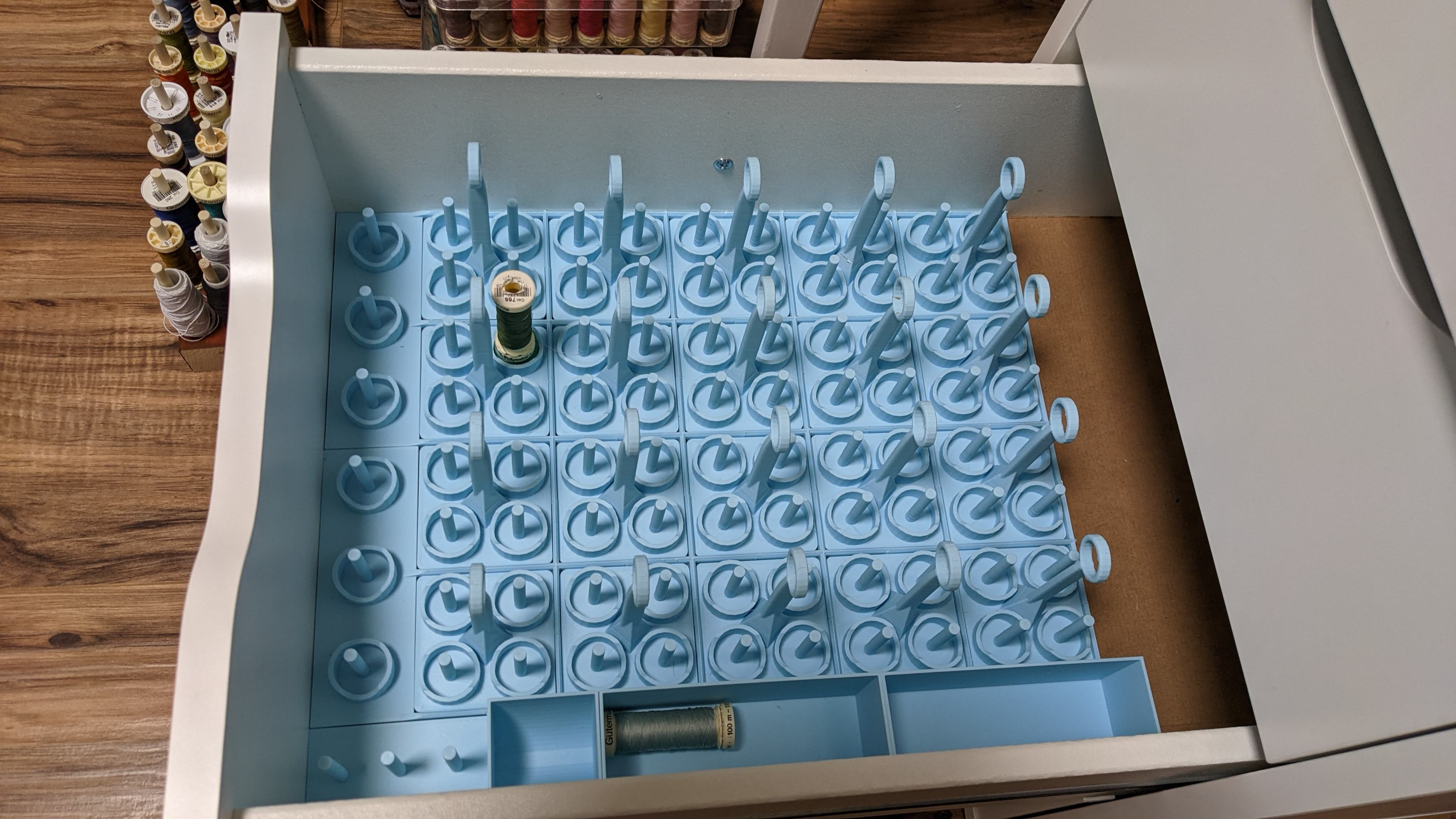 3D file Thread and Bobbin Spool Holder System 🧵・3D printer model to ...