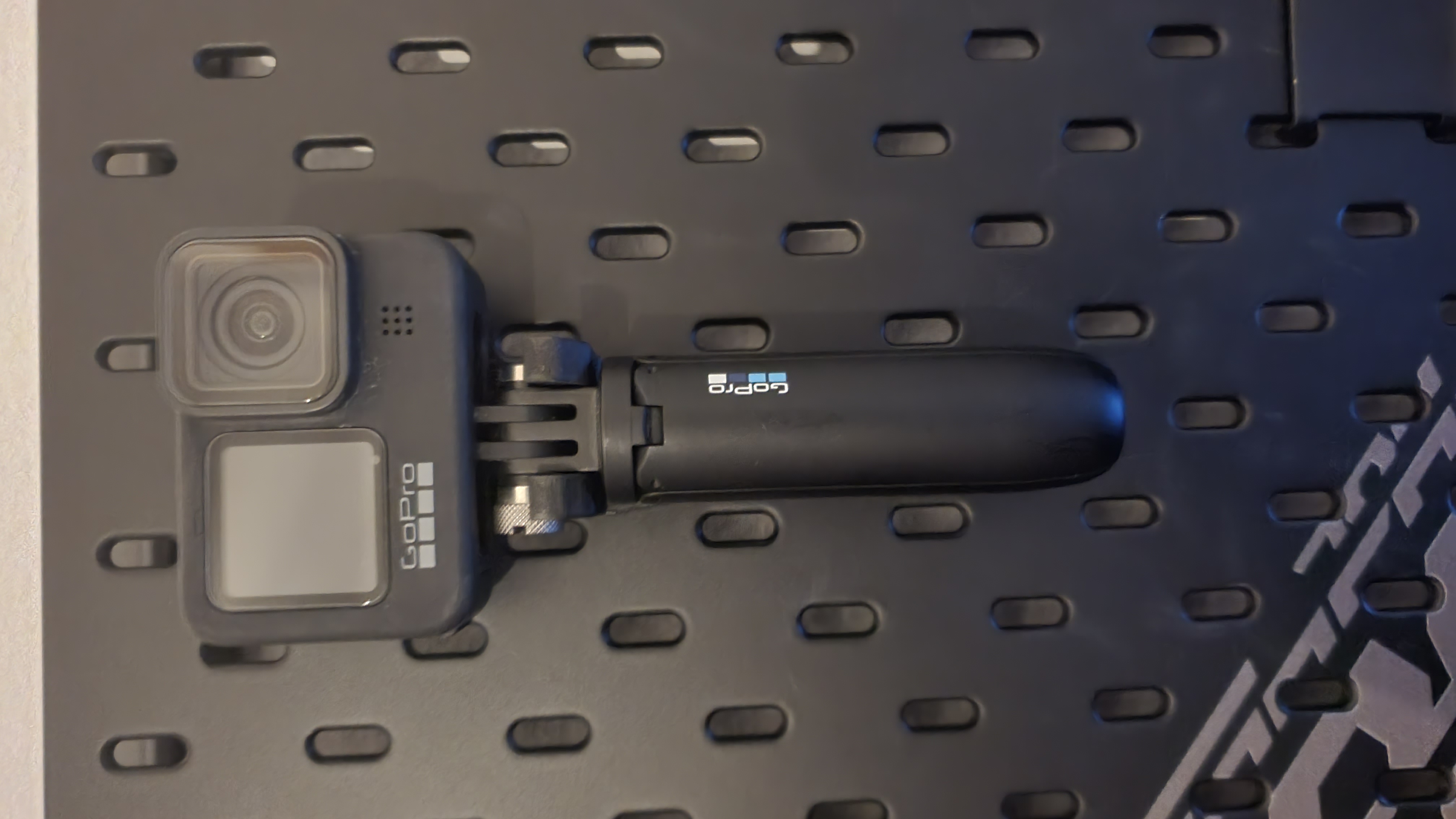 STL file GoPro holder for skadis (with tripod shorty) 📷 ・3D print ...