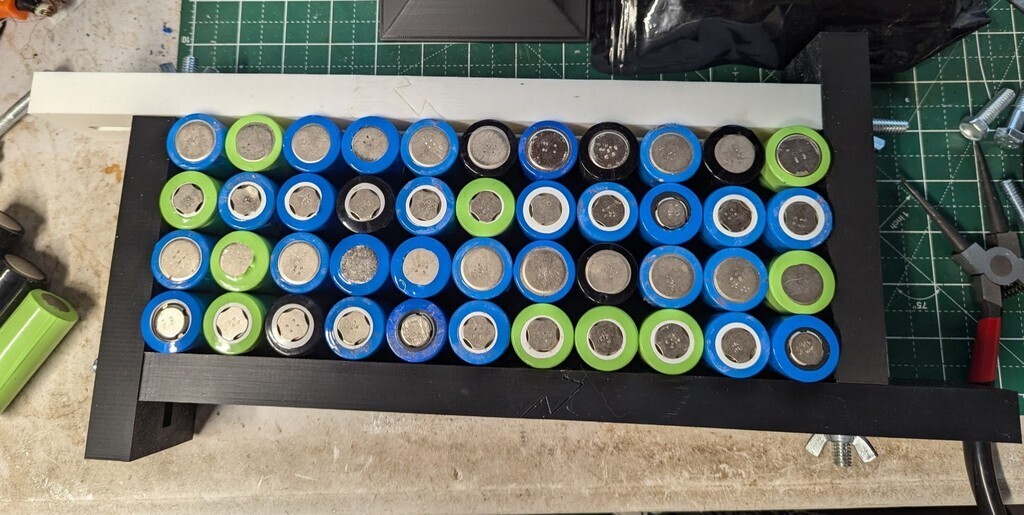 Free 3D file Battery Welding Jig 🔋 ・3D printer model to download・Cults