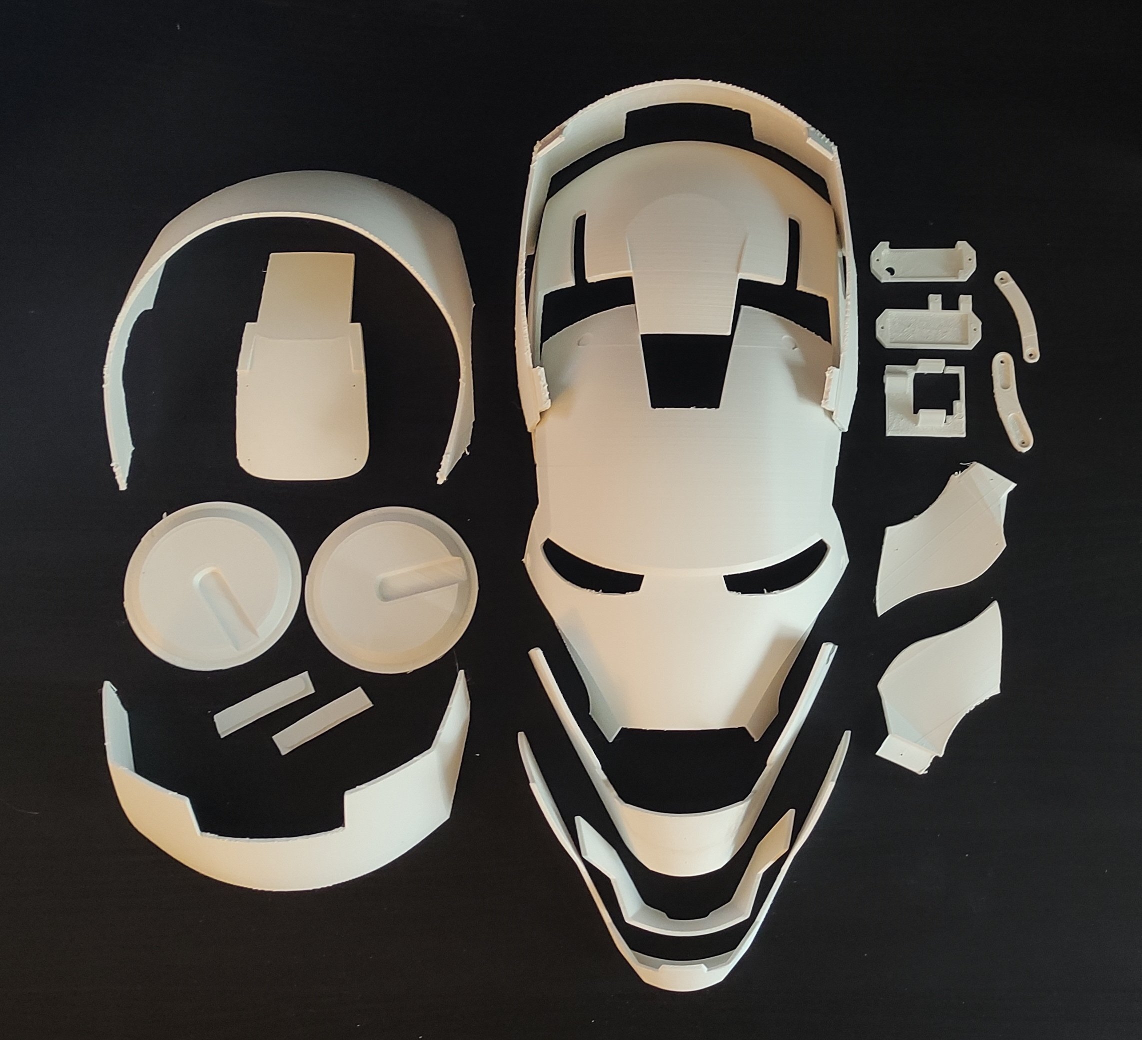 👨 Iron Man Helmet, Articulated, Wearable・3D Print・Cults