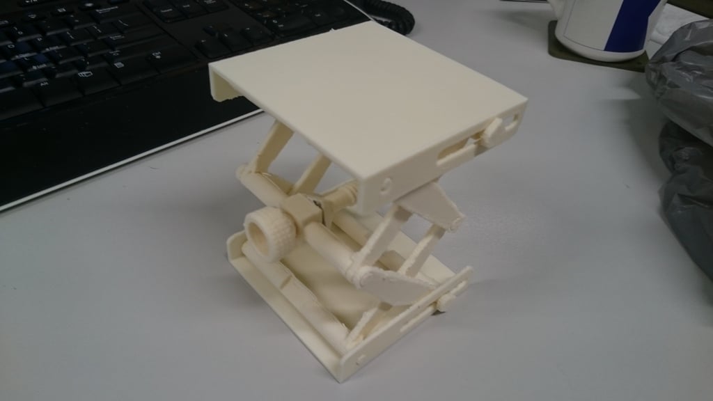 3D printable Platform Jack [Fully Assembled, No Supports]・Cults