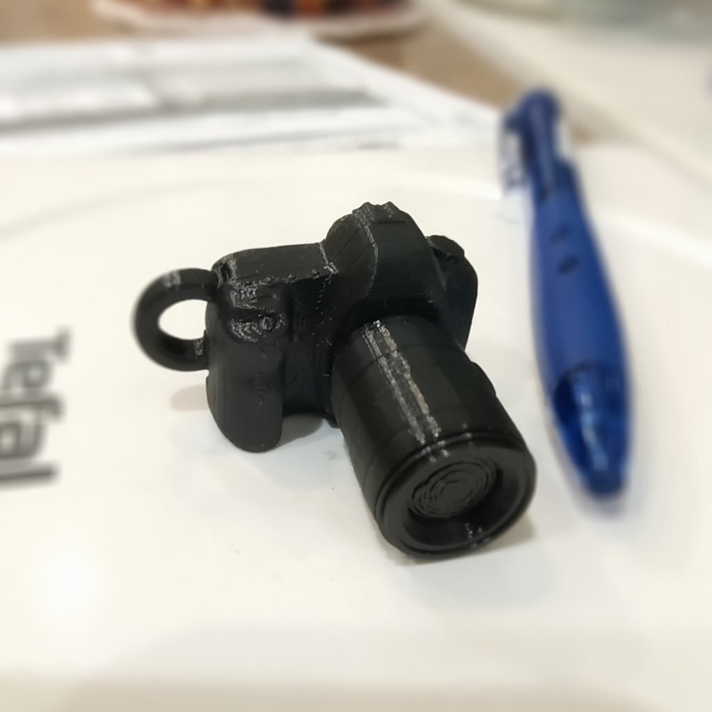 3D printable Keychain DSLR Canon 5D MkII・Cults
