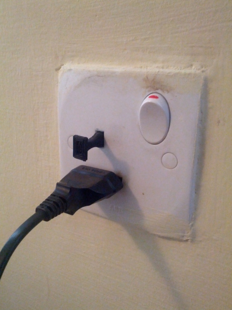 ⚡ UK electric plug earth pin・Free 3D File for ・Cults