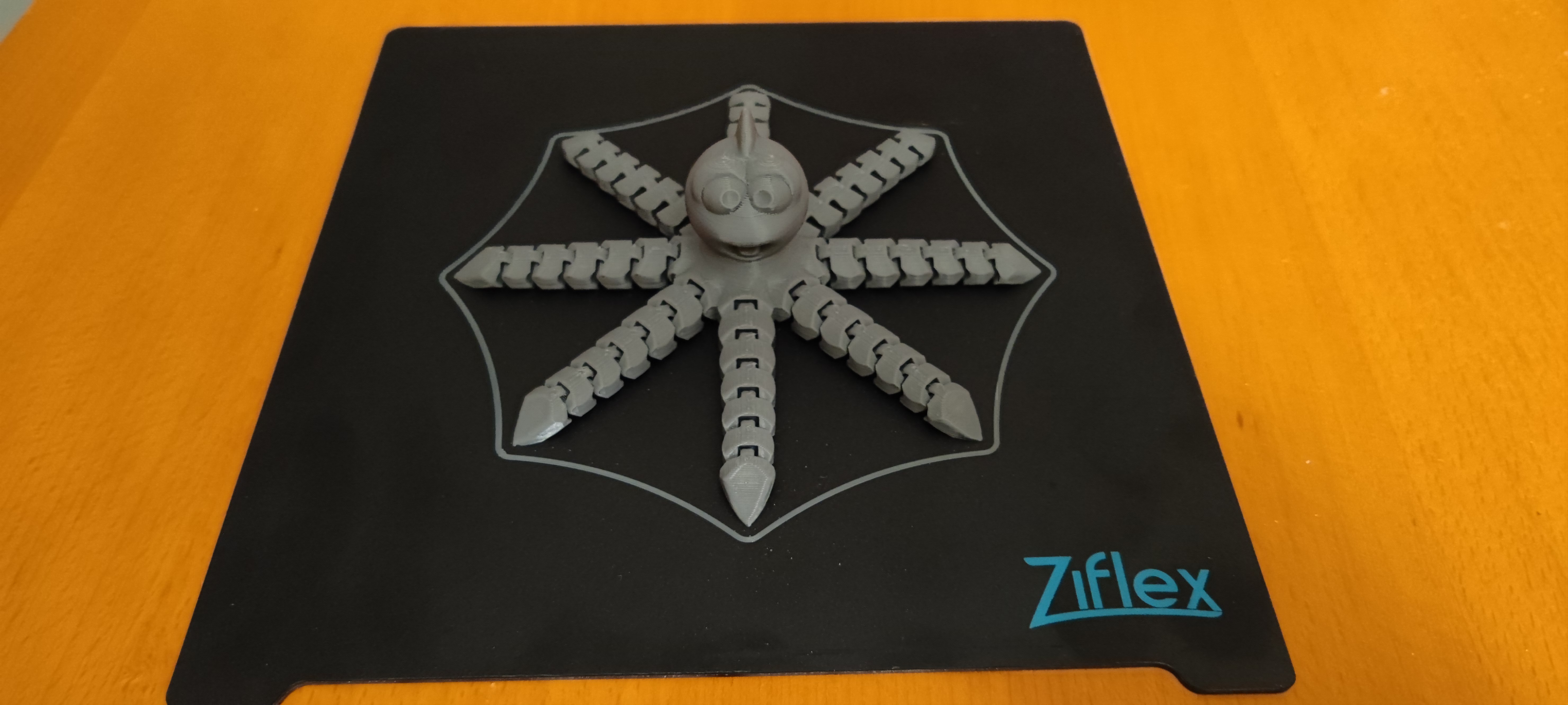 3D printing Octo the Muppet See Monster. Flexi, print in place ...