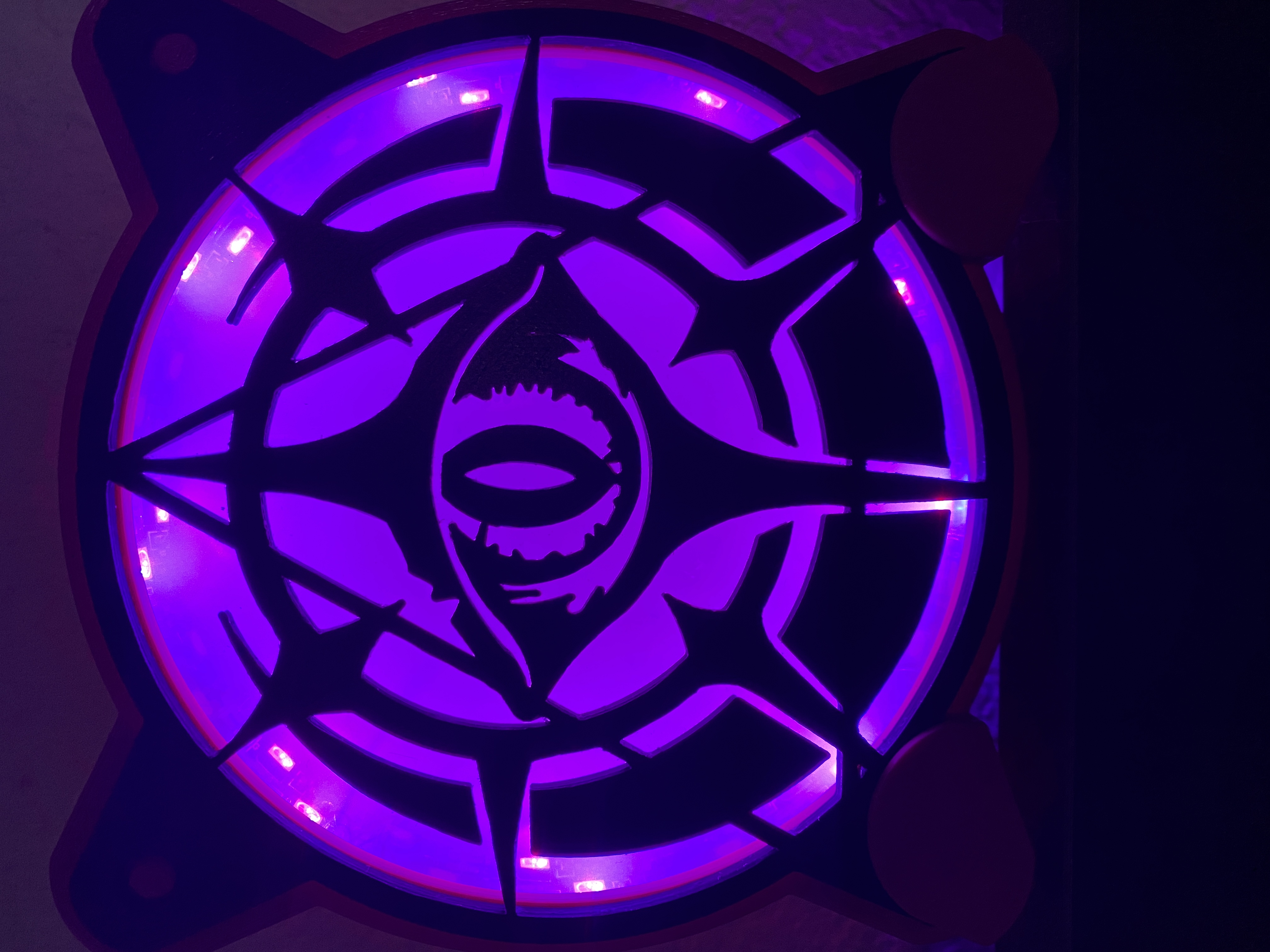 Файл 3D Syndicate pc fan cover 🎨 ・Модель 3D-принтера для скачивания・Cults