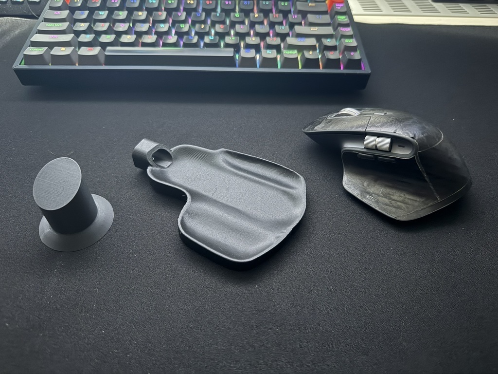 Free 3D file Logitech MX Master 3 Charging Stand 🖥️ ・3D print model to ...