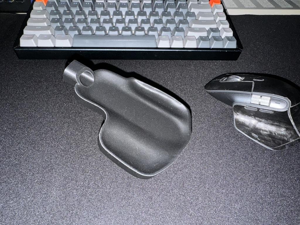 Free 3D file Logitech MX Master 3 Charging Stand 🖥️ ・3D print model to ...