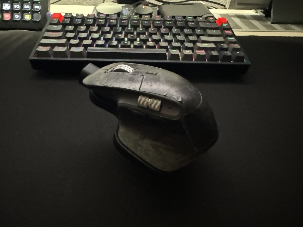 Free 3D file Logitech MX Master 3 Charging Stand 🖥️ ・3D print model to ...