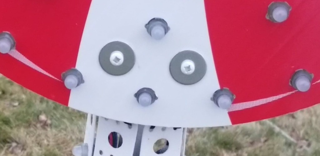 免费 STL 文件 coro to 3/4 emt mount 👽 ・可下载 3D 打印创意・Cults