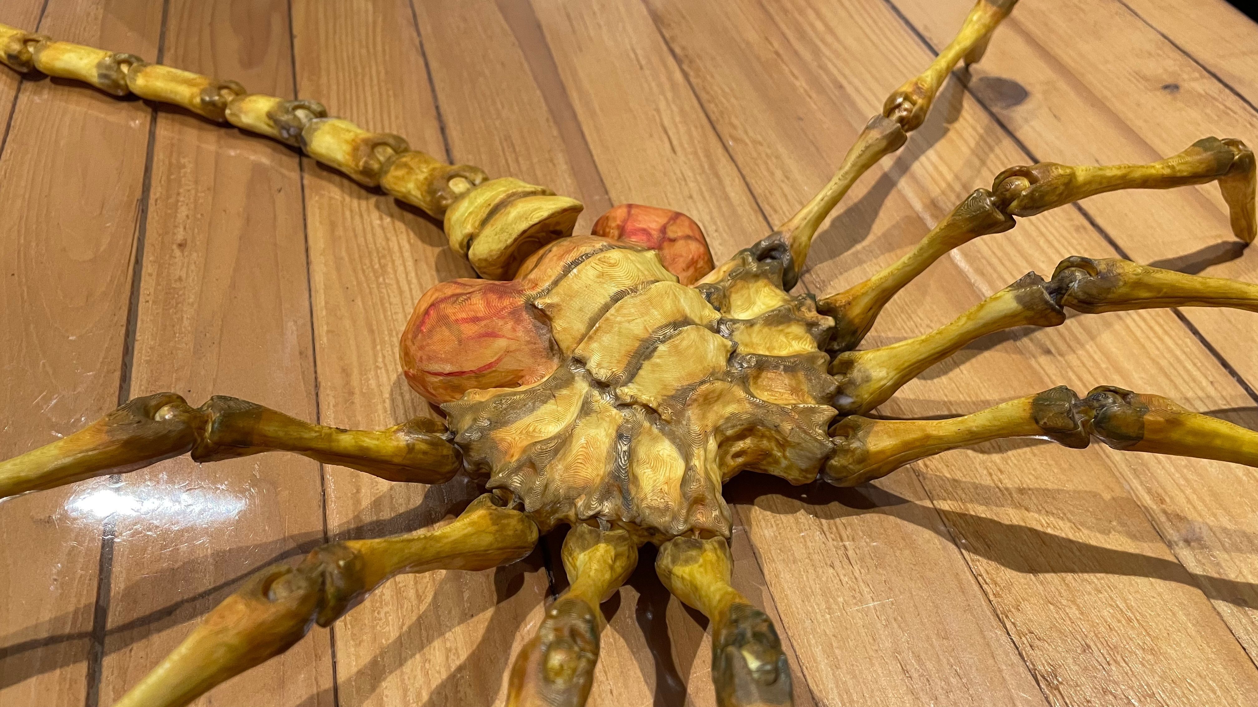 3D printing Agisis Ultimate Alien Face Hugger (40in x 23in - LIFE SIZE ...
