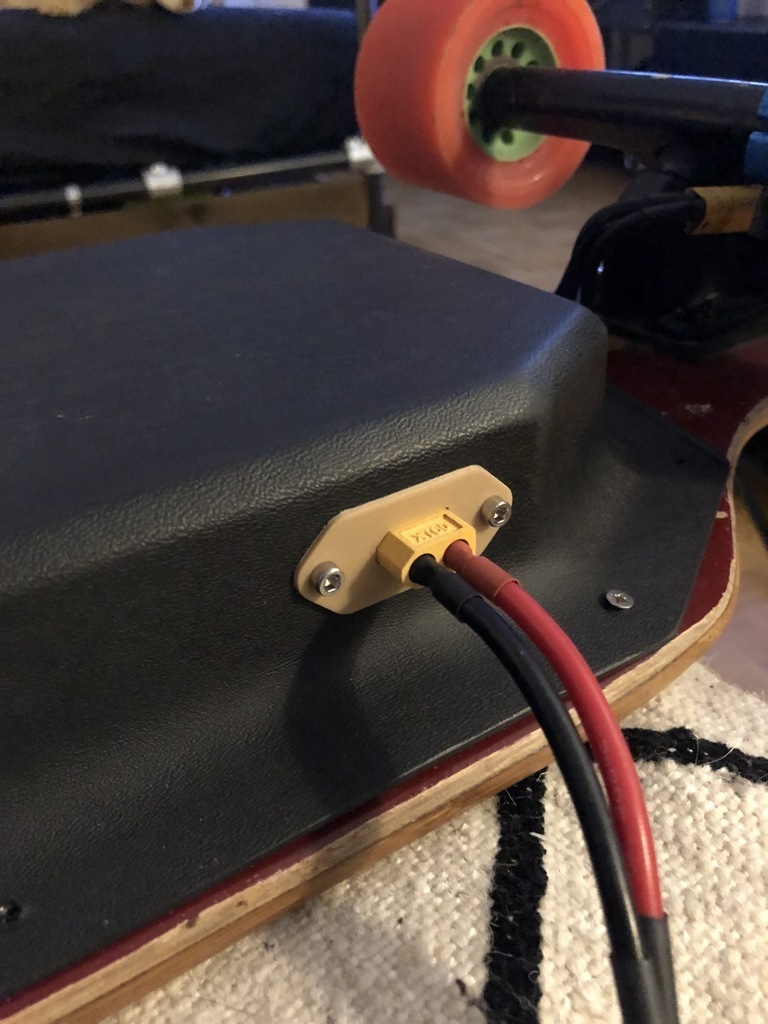 Free 3D file XT60 / XT90 enclosure mount ⚡ ・3D printable model to ...