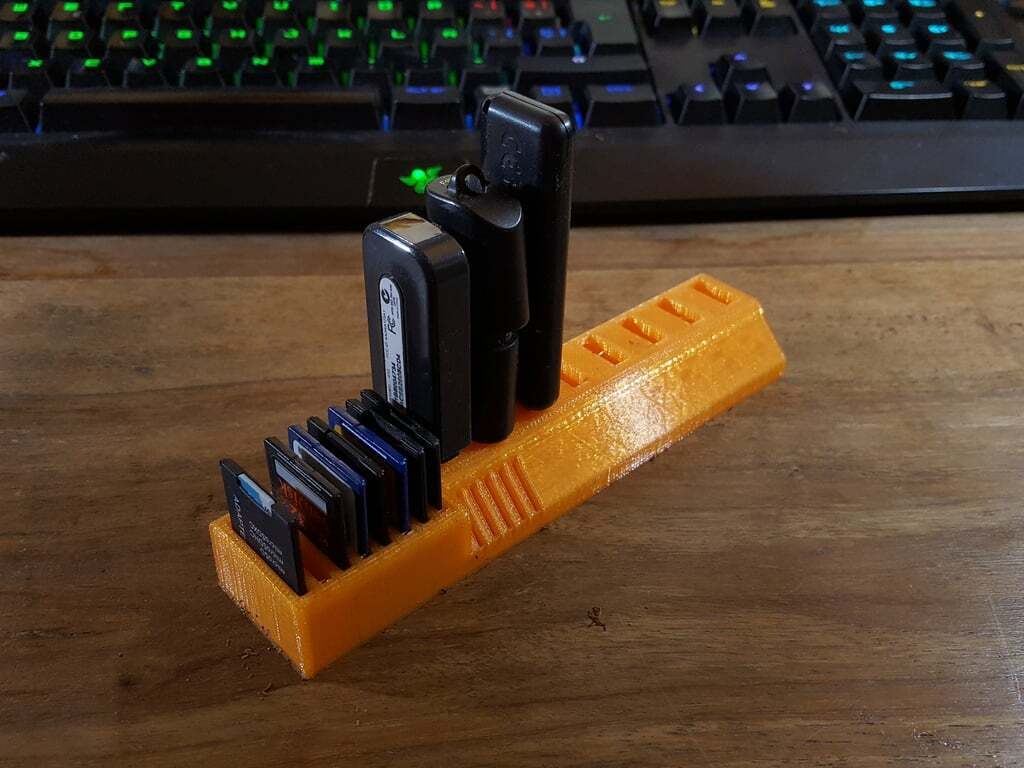 3D printable USB and SD card holder for wide USB sticks・Cults
