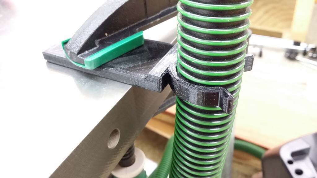 3D printed Festool vacuum hose clamp・Cults