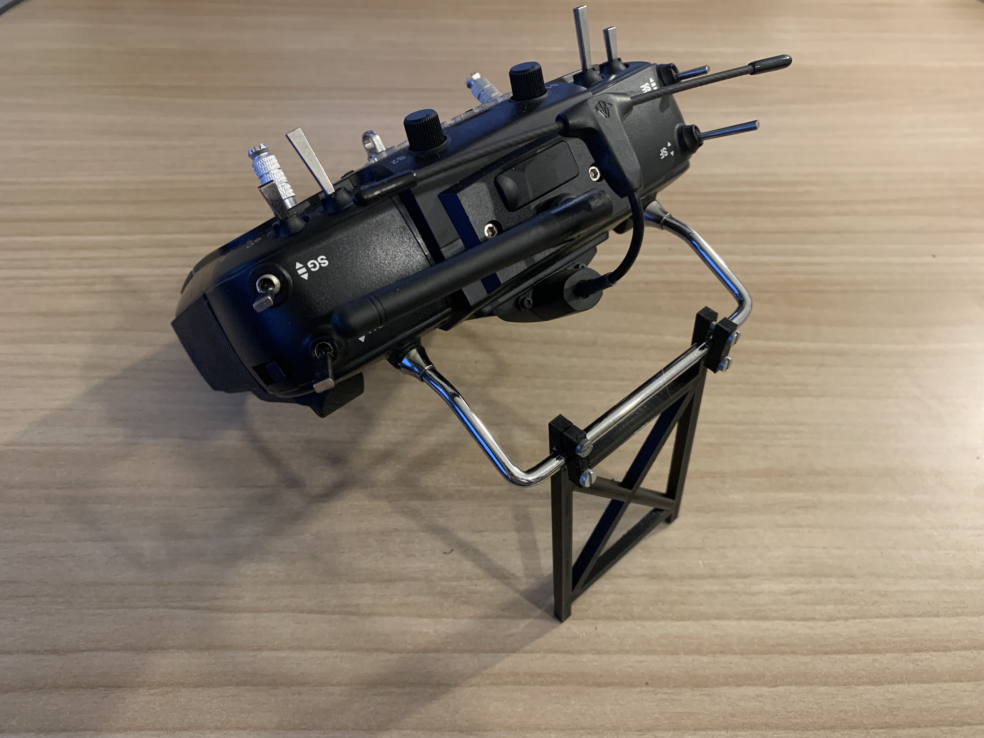 STL file universal transmitter stand 📱 ・3D print model to download・Cults