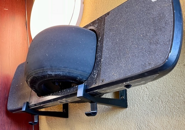 Free 3D file Wall mount for Onewheel Pint ⚽ ・Object to download and to ...