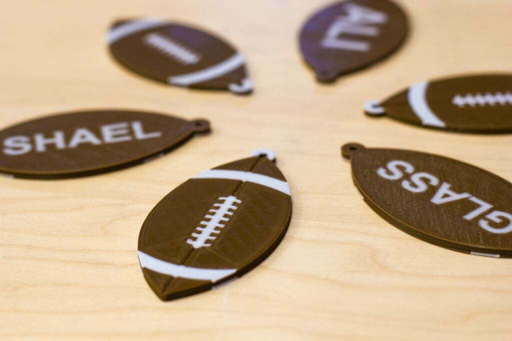 🏈 Multi-Color Football Keychain・Free STL File for ・Cults