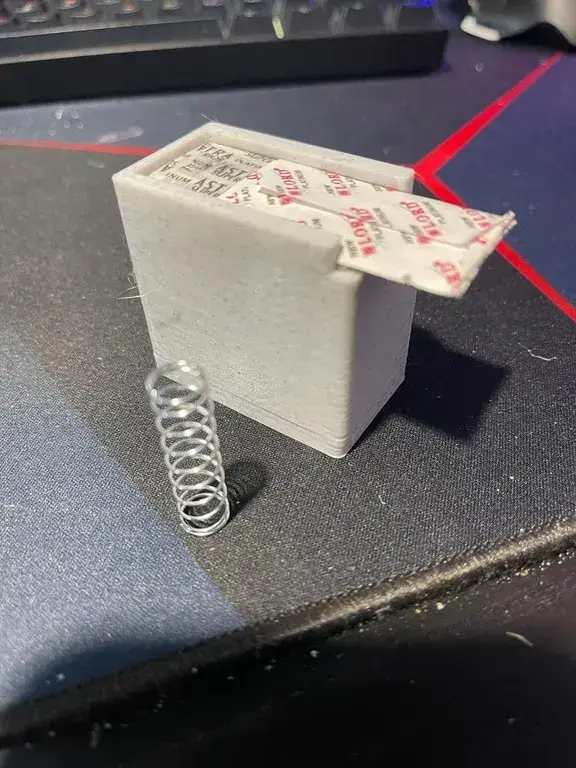 Free 3D file Safety razor blade dispenser with spring 🦺 ・3D printing ...