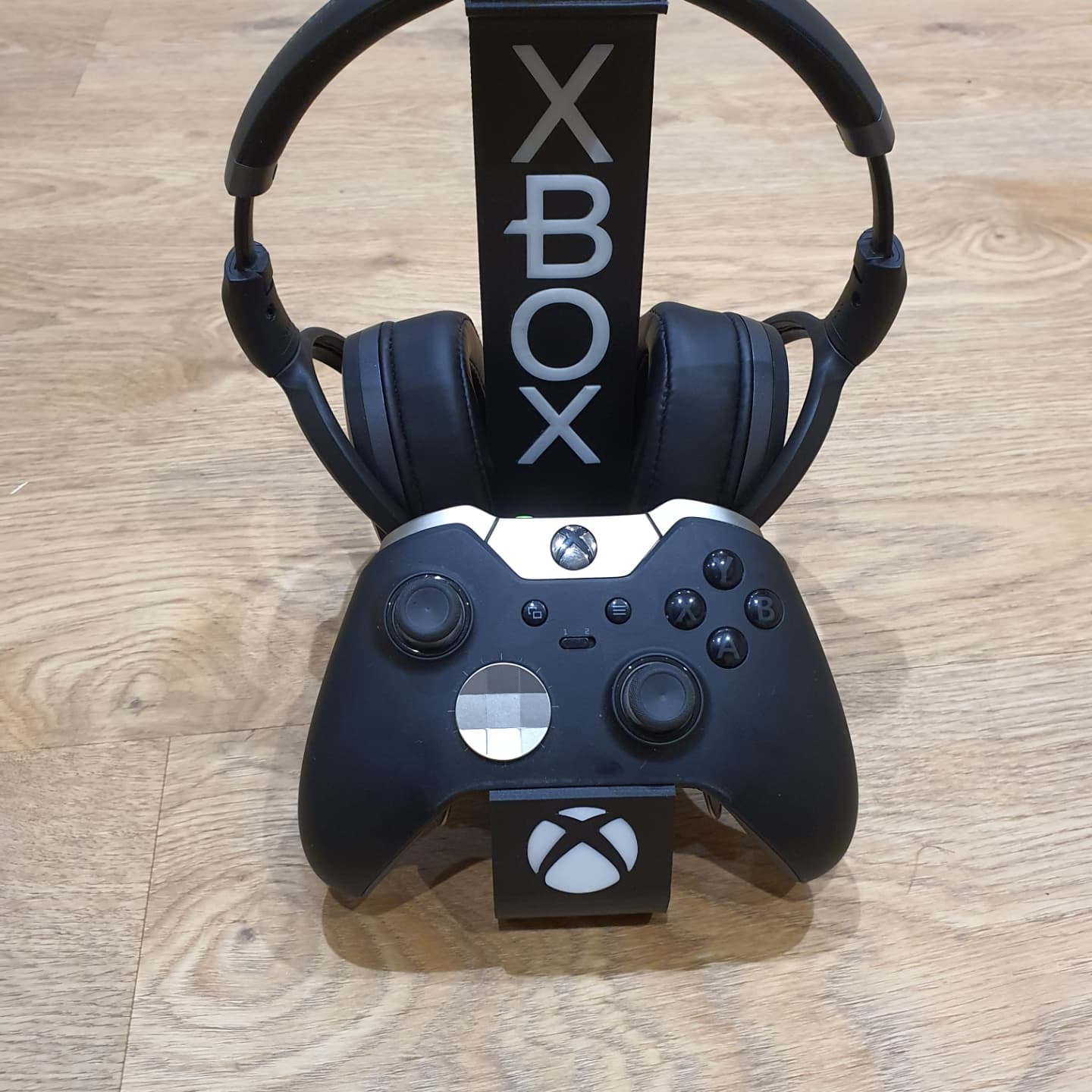 STL file Xbox controller & headphone stand 🎮 ・3D printing model to ...
