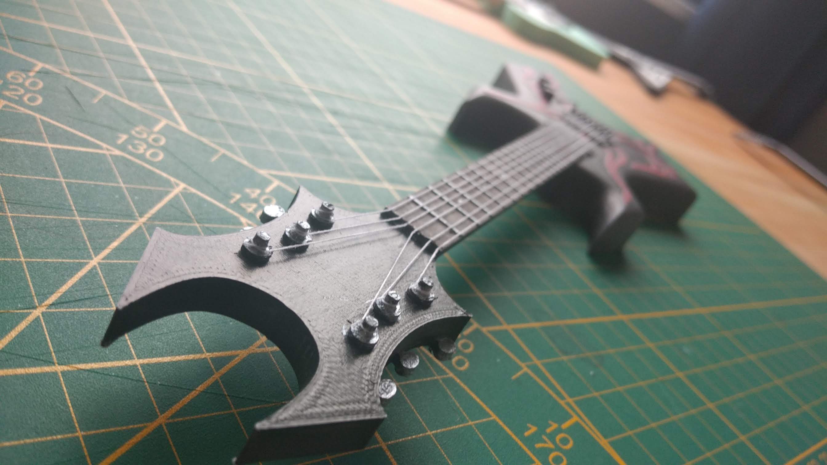 🤑 Bc Rich Warlock mini Guitar model・Free STL File for 3D printing・Cults
