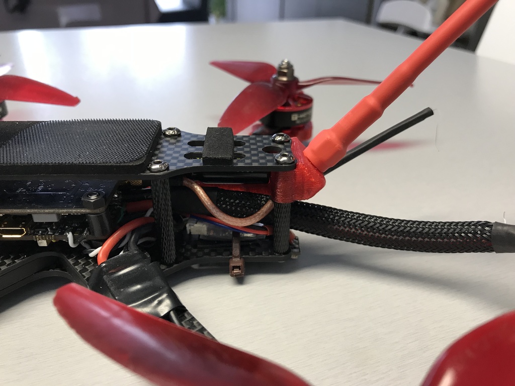 Free 3D file Amax Freestyle 5E antenna adapter to screw bracket mmcx ...