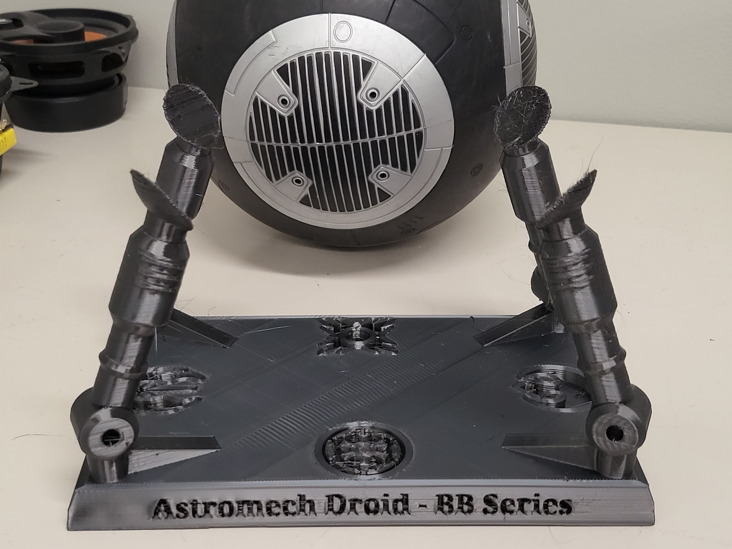 🤖 BB Droid Stand (Disney Droid Depot)・ STL File for ・Cults