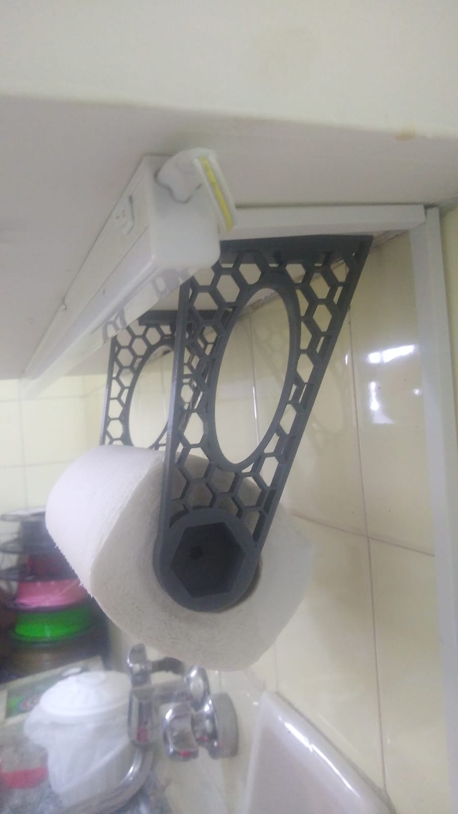 STL file Kitchen Roll Holder 🔪・3D printing idea to download・Cults