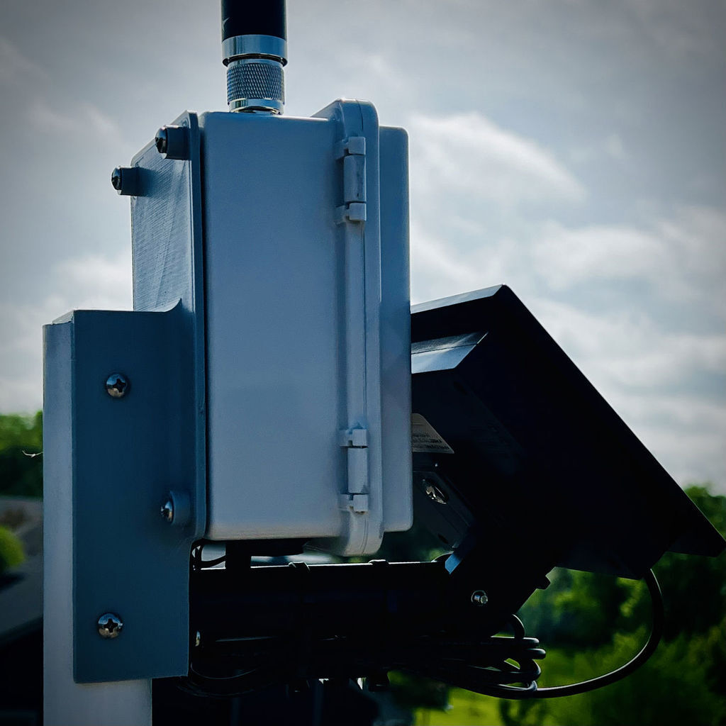 🚉 Yeti Wurks Base Station Solar Integrated Pole Mount・Free 3D File for ...