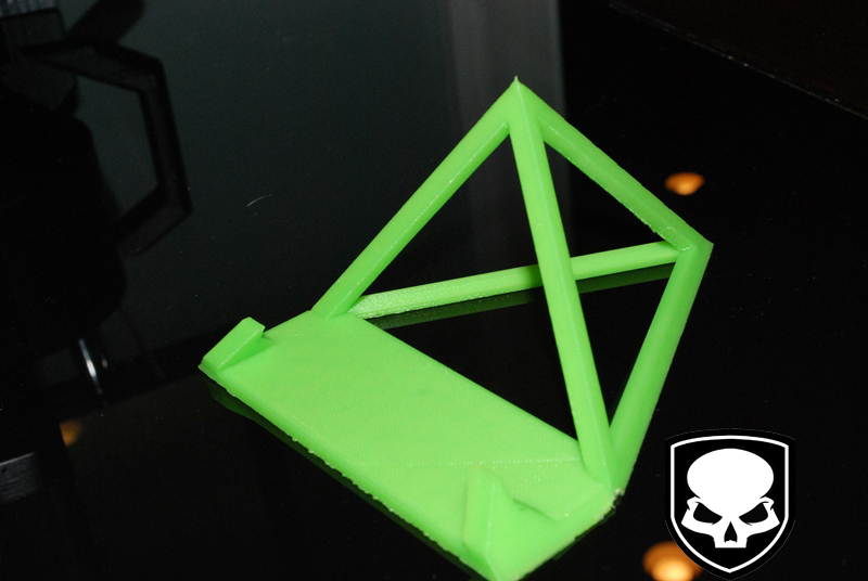 3D-Datei Pyramid Tablet / Phone Stand - druckt ohne Stütze kostenlos 📞 ...