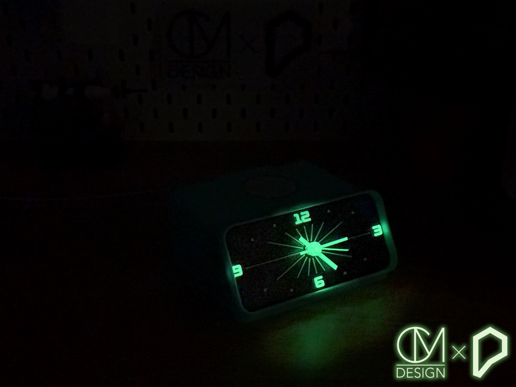 Archivo 3D gratis Retro Clock and Magsafe Charger 🕰️ ・Plan para ...