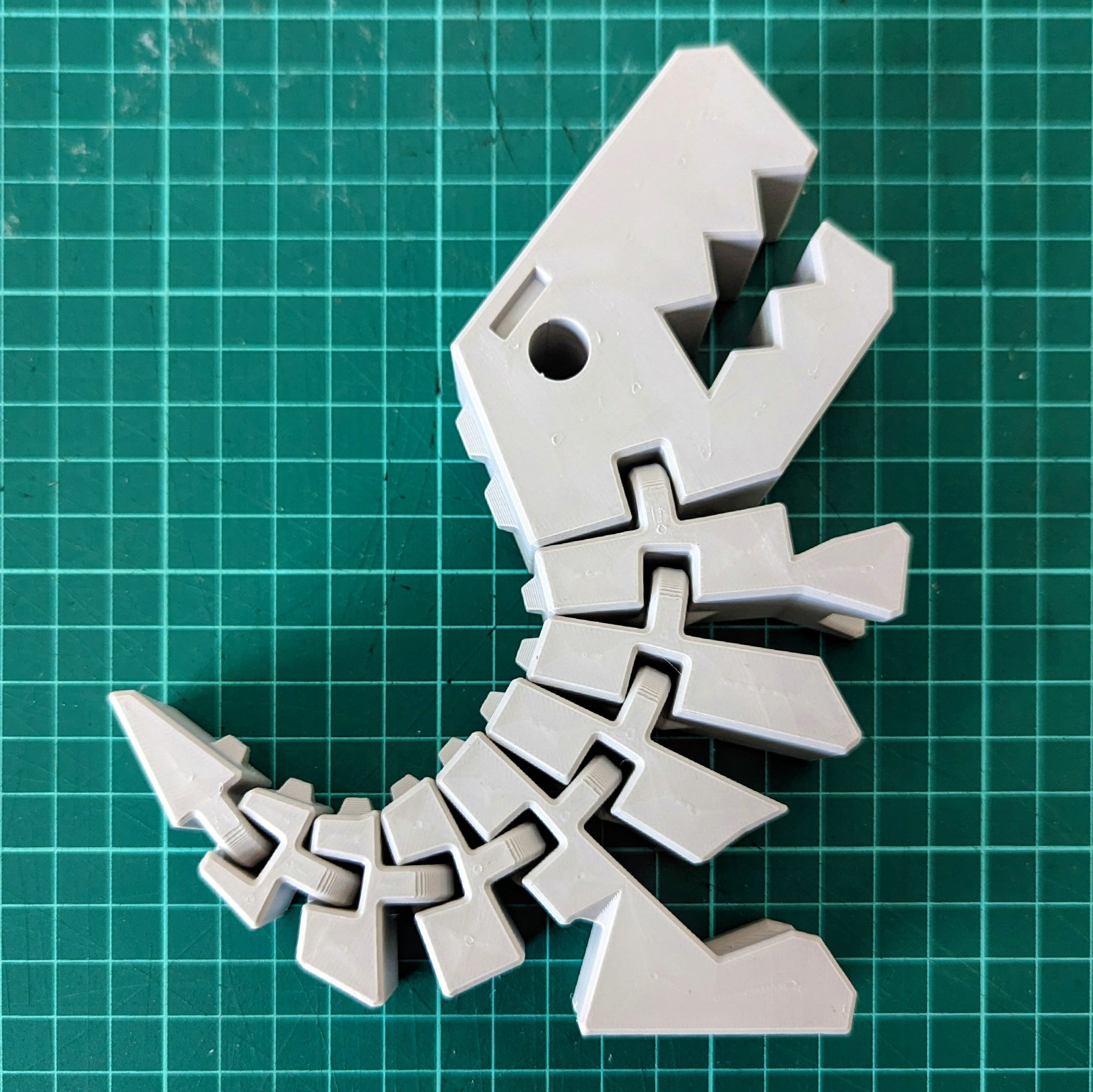 3D printing Flexi Rex with stronger links・Cults