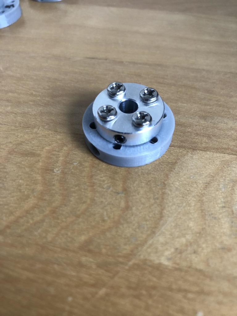 Free 3D file mounting hub adapter 🎲 ・Design to download and 3D print・Cults