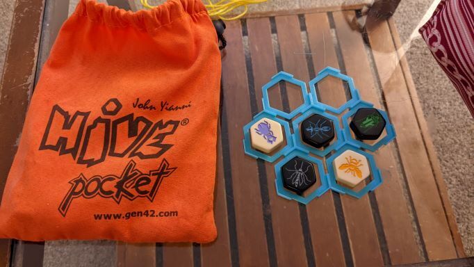 3D printing Stackable Hive game board・Cults