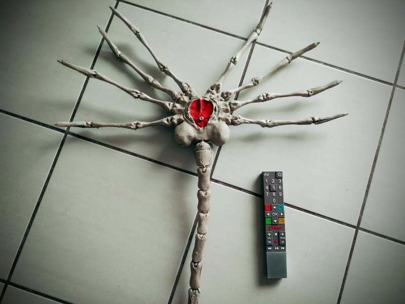 3D printing Agisis Ultimate Alien Face Hugger (40in x 23in - LIFE SIZE ...