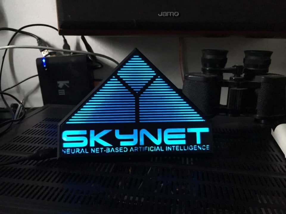3D printable Skynet light box・Cults