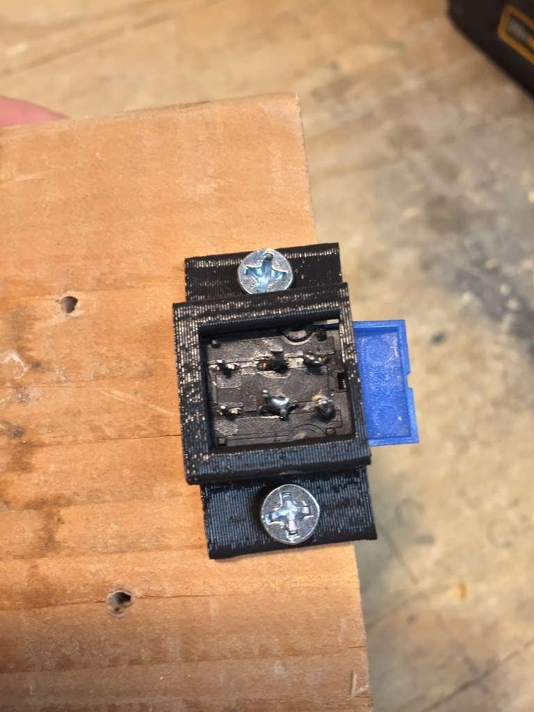 Free 3D file Hook Switch Holder 🪝 ・3D printer design to download・Cults