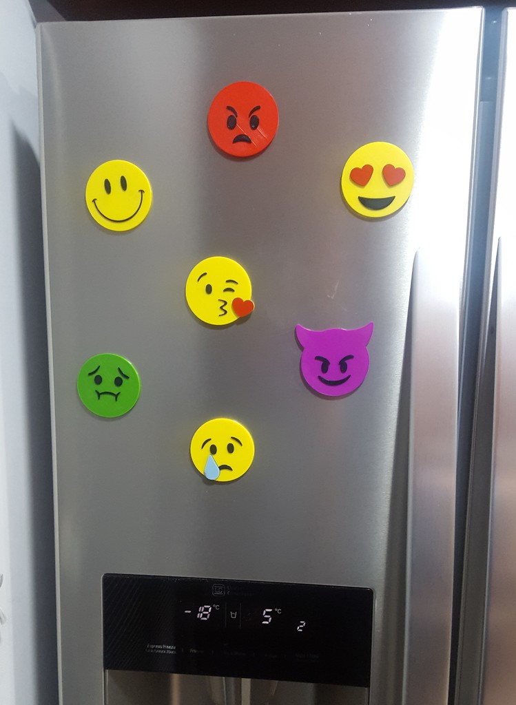 🧲 Fridge magnet ornament - Emojis・Free 3D File for ・Cults