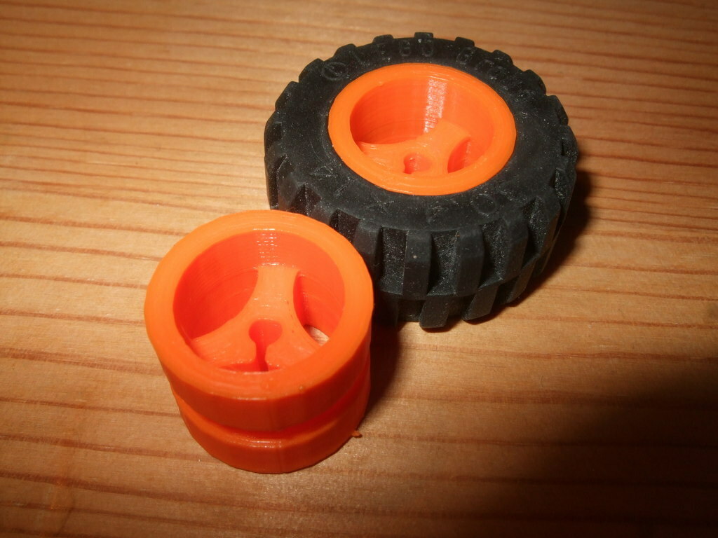 Free STL file Wheel 18mm D. x 14mm. 3mm D axle 🛞 ・3D printable object ...