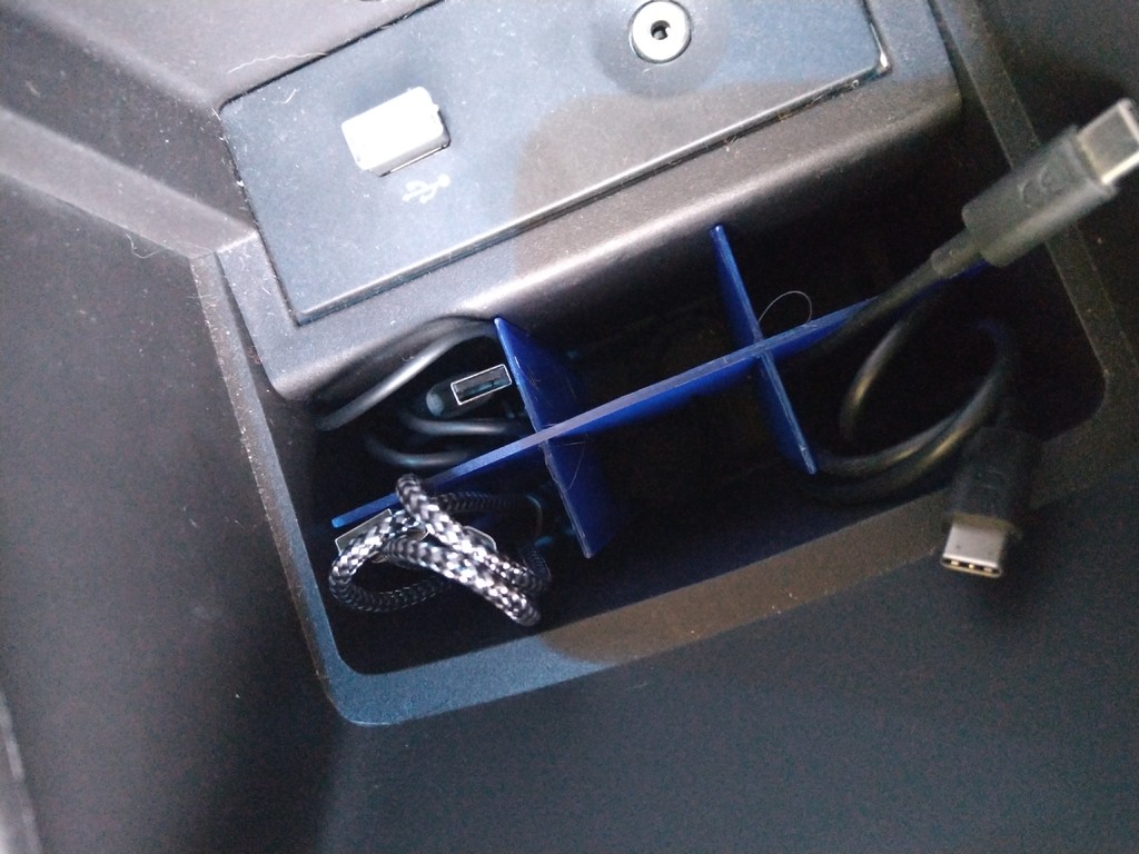 🚙 Ford Focus Mk3 (2012-14) center console lower divider・Free 3D File ...