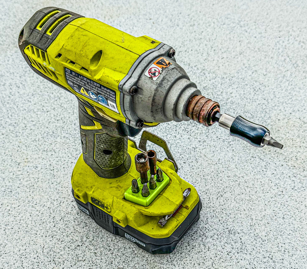 🧲 Ryobi Bit Holster・Free 3D File for ・Cults
